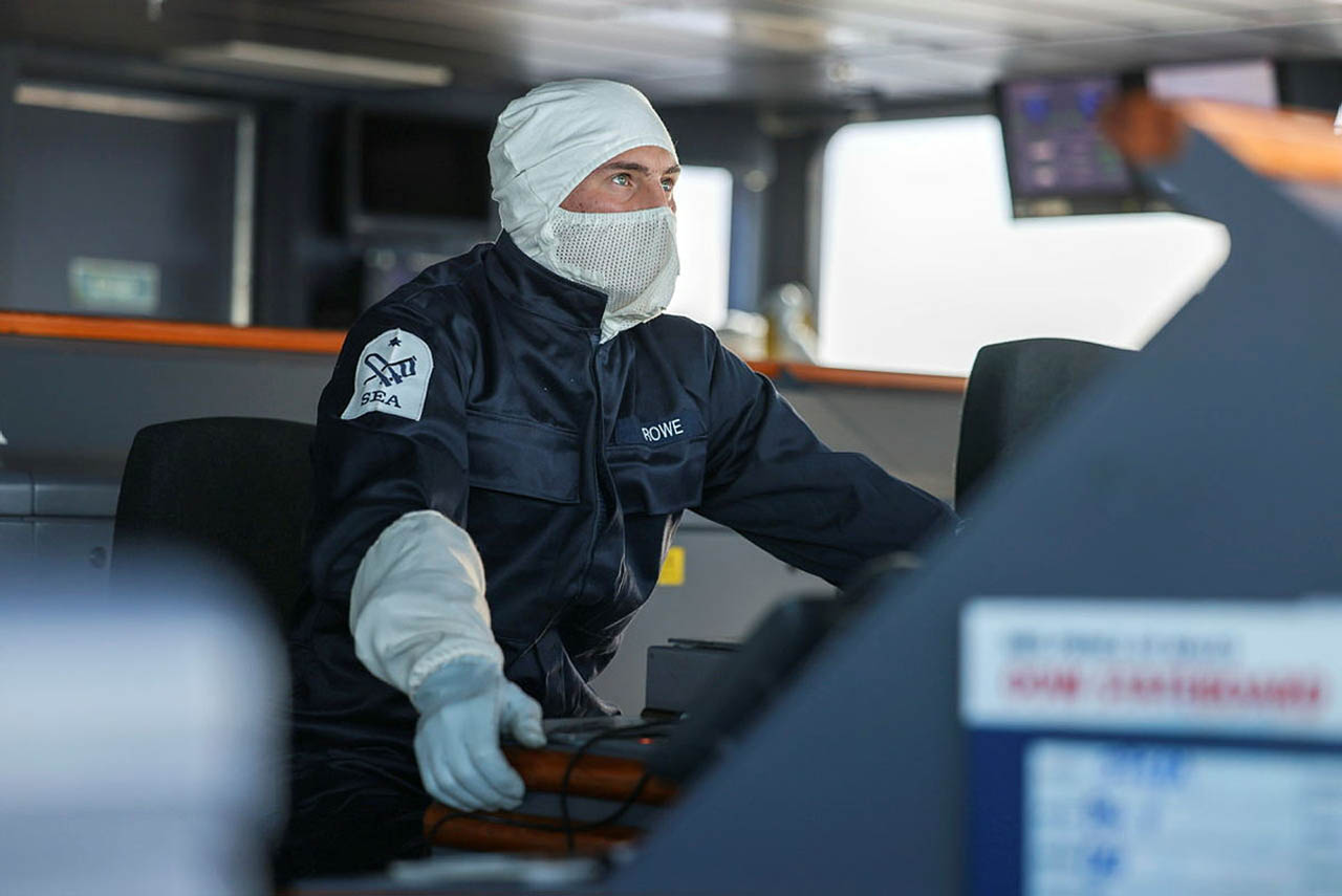 Royal Navy Releases Stunning Photos of HMS Prince of Wales and F-35Bs ...