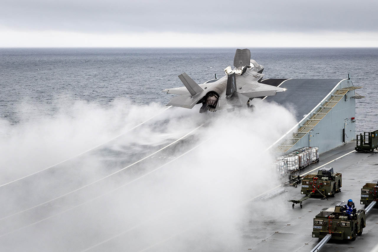 Royal Navy Releases Stunning Photos of HMS Prince of Wales and F-35Bs ...