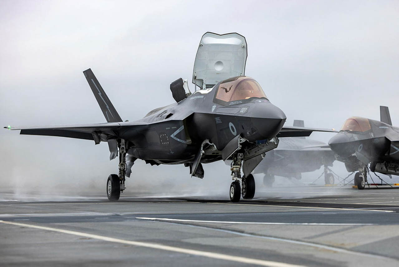 Royal Navy Releases Stunning Photos of HMS Prince of Wales and F-35Bs ...