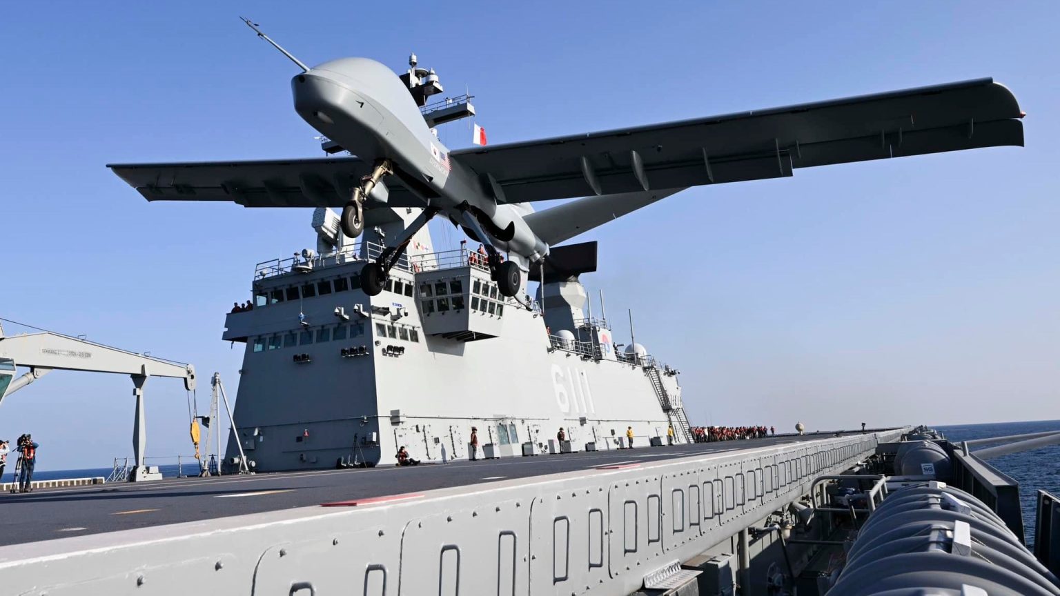 For the First Time, a General Atomics Gray Eagle STOL UAV Took Off from ...